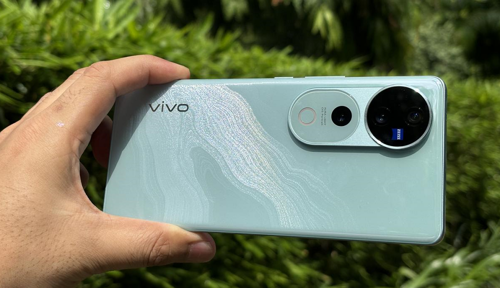Vivo V50 Pro Specs, Details Leaks, Features, Price, and Release Date in ...