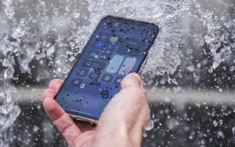 IP68 waterproof rating: How it Protects your Smartphone from Water and ...