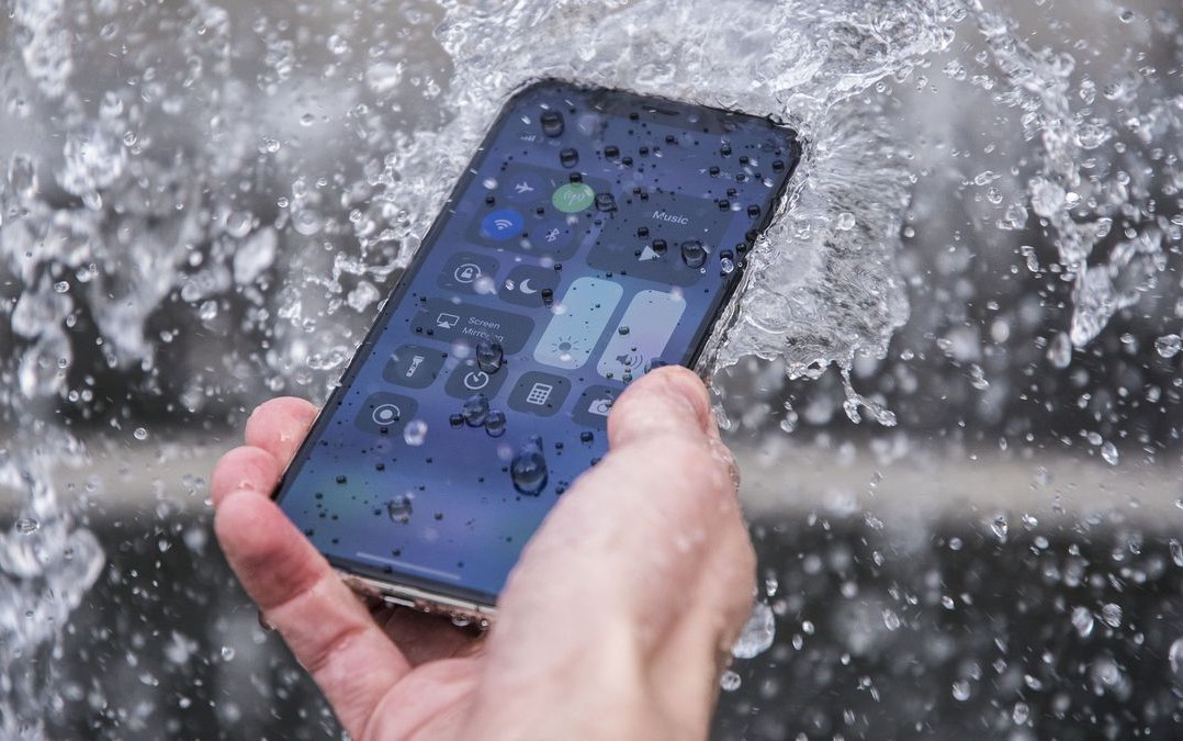 IP68 waterproof rating: How it Protects your Smartphone from Water and ...