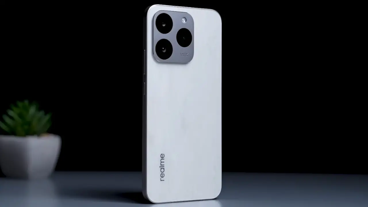 Realme 15T Review: Slim Design, Massive Battery & Impressive Features ...