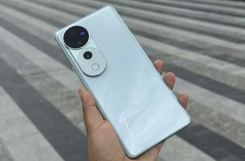 Vivo V40 Pro Review: Camera & Battery Life